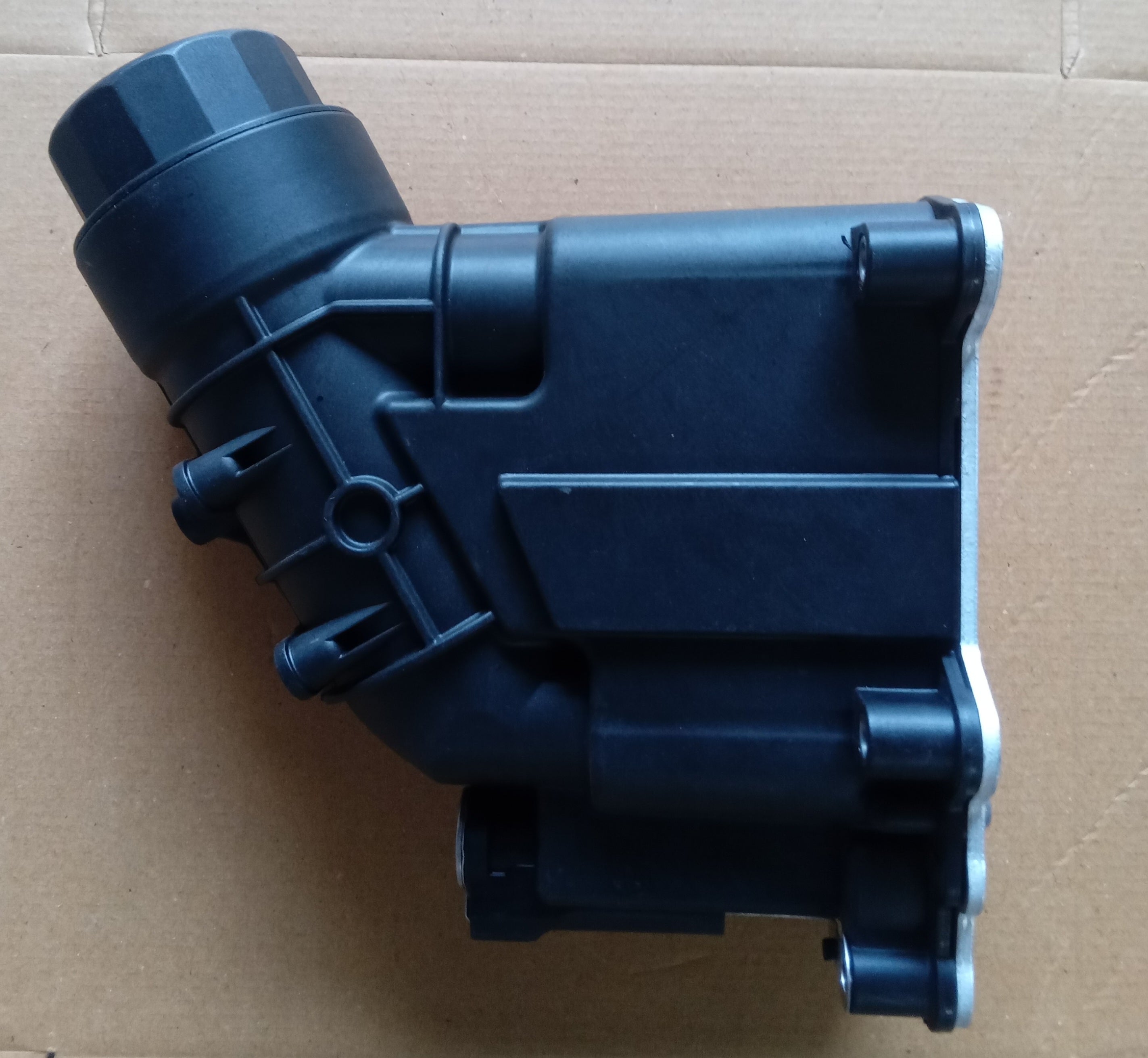 BMW 3 E90, X1 E84, 7 F01, F06 N47 Engine Oil Cooler Body - MJ ...