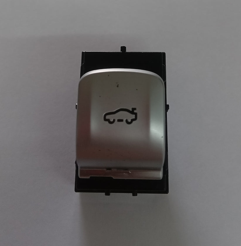 BMW X3 G01 Tailgate Switch Silver - MJ – Motorparts Junction