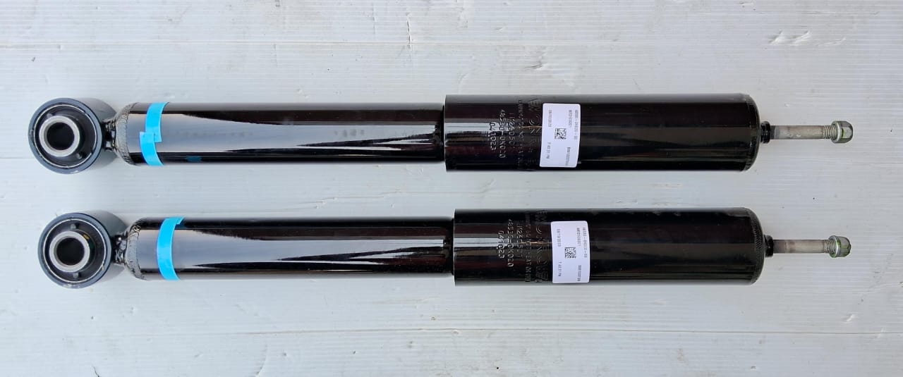 Toyota Innova Crysta - Rear Shock Absorber Set of 2 - 48530-8Z037 - To ...